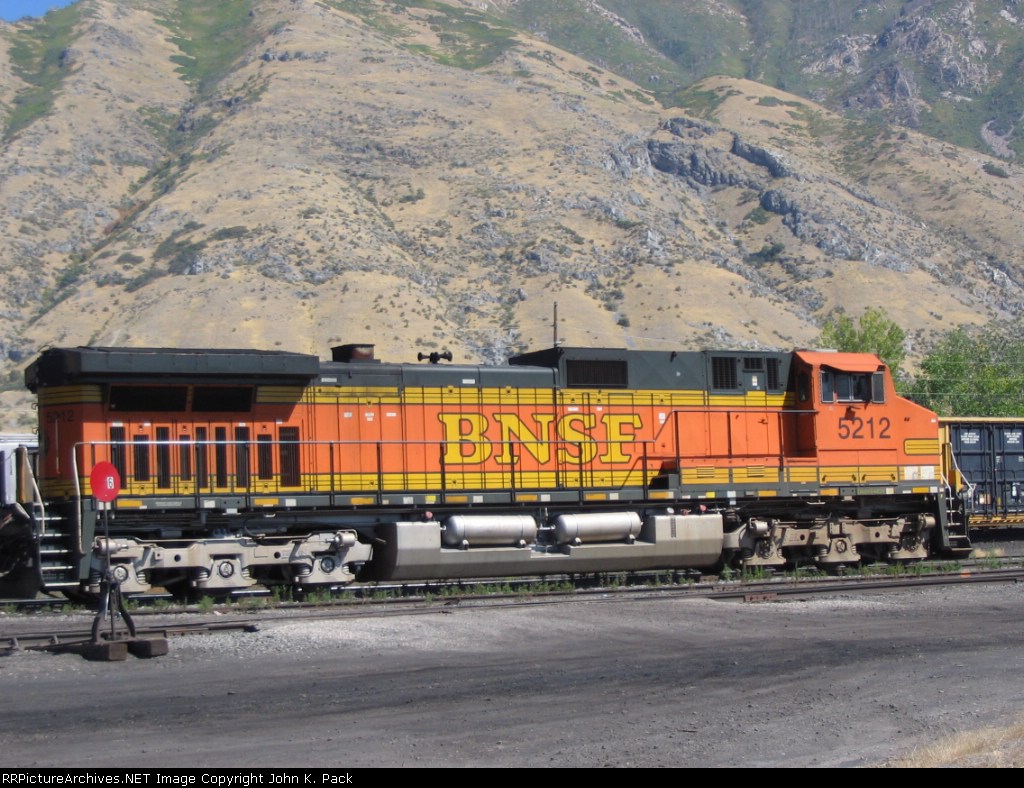 BNSF 5212